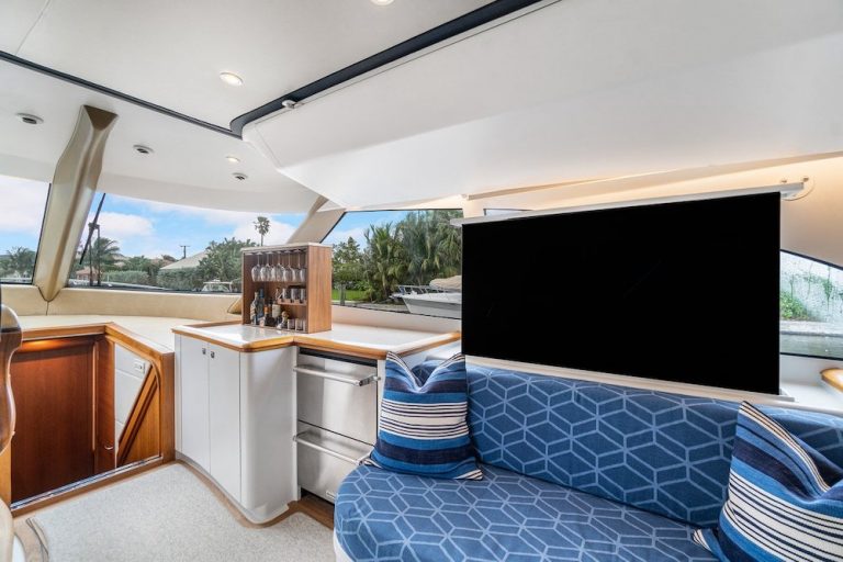 64’ F&S Custom Sportfish Express - MacGregor Yachts
